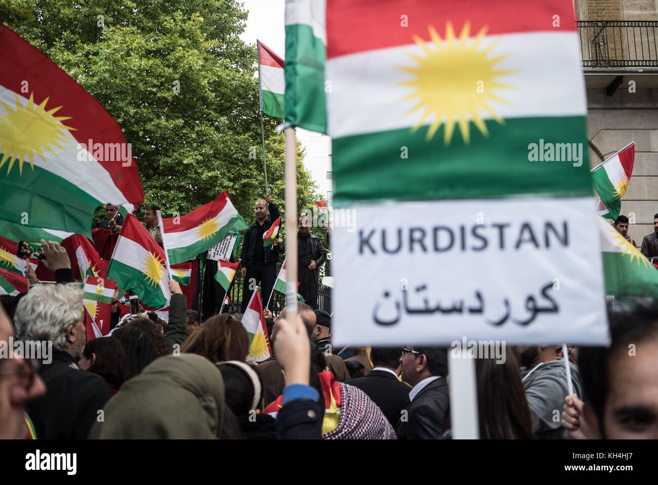 Kurdistan referendum Supporting Kurdistan referendum in London. Kurdish ...