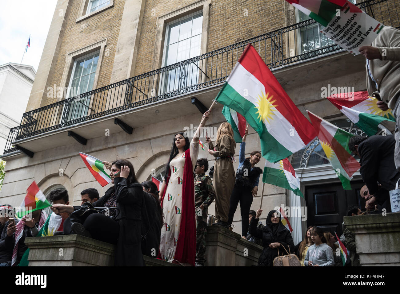 Kurdistan referendum Supporting Kurdistan referendum in London. Kurdish ...
