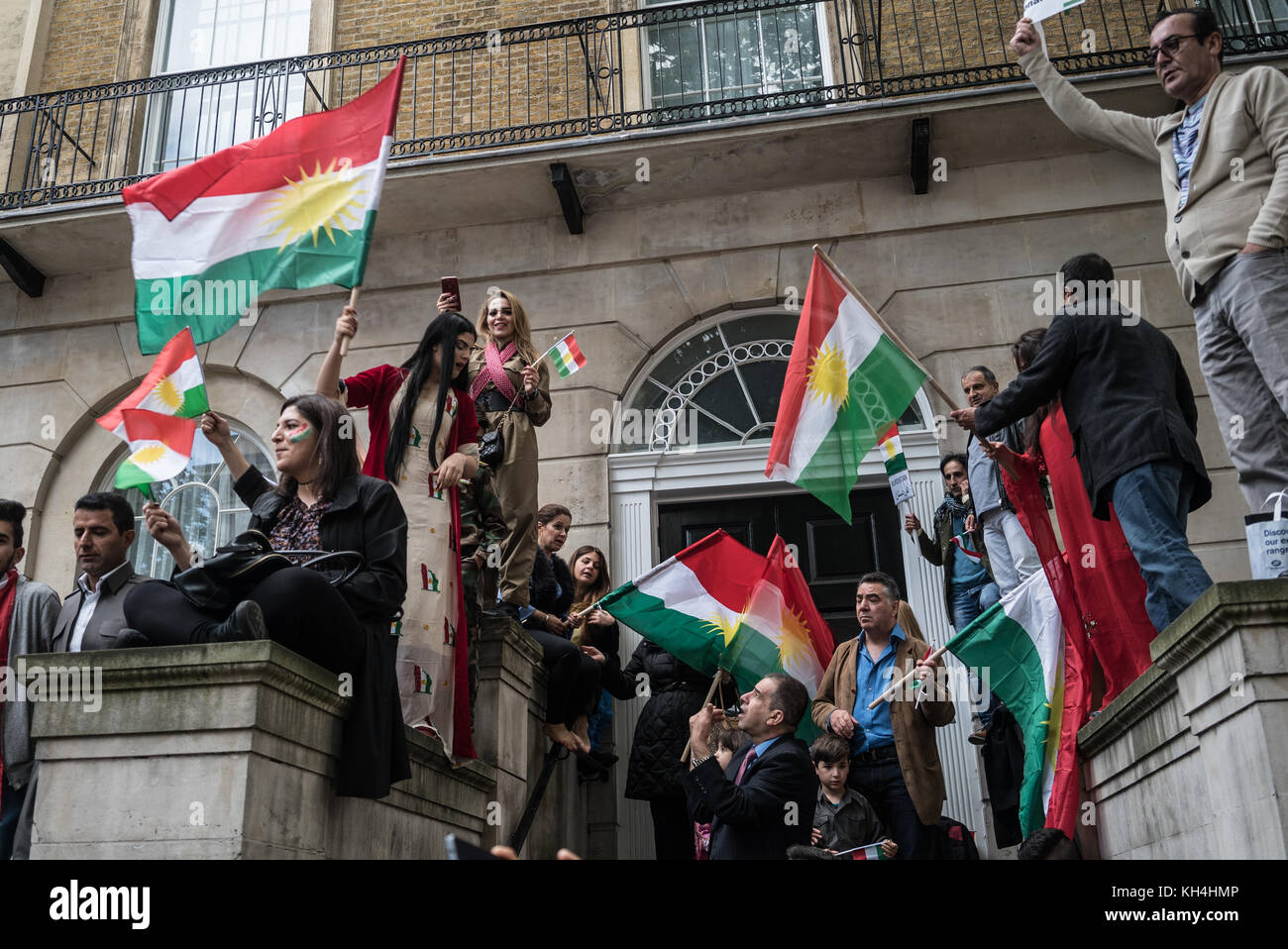 Kurdistan referendum Supporting Kurdistan referendum in London. Kurdish ...