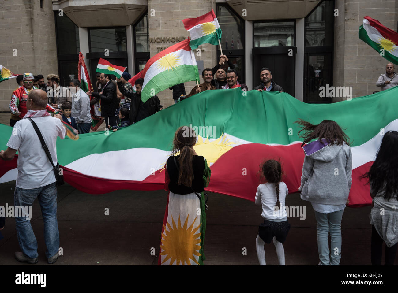 Kurdistan referendum Supporting Kurdistan referendum in London. Kurdish ...