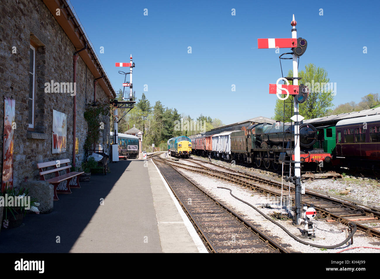 Buckfastleigh railway hi-res stock photography and images - Alamy