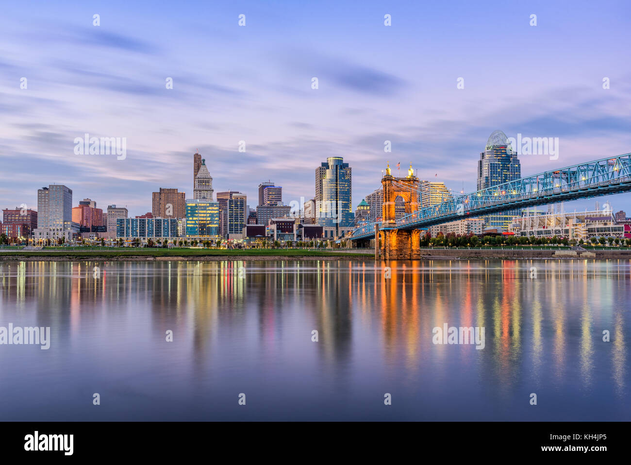 Cincinnati, Ohio, USA downtown skyline on the Ohio River Stock Photo ...