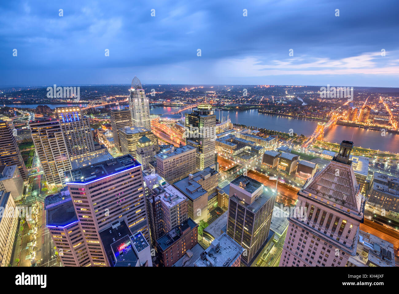 Cincinnati, Ohio, USA cityscape at twilight Stock Photo - Alamy
