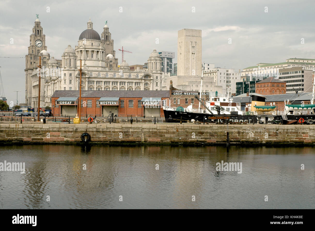 Liverpool docks with the Cunard Building, Port of Liverpool building ...