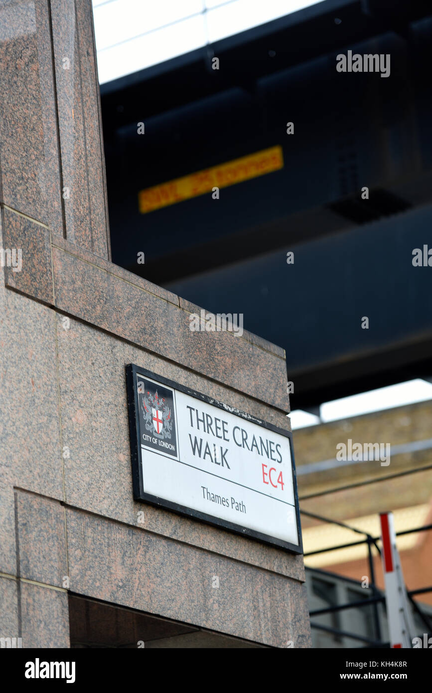Three Cranes Walk Thames Path sign and crane. City of London EC4 Stock ...