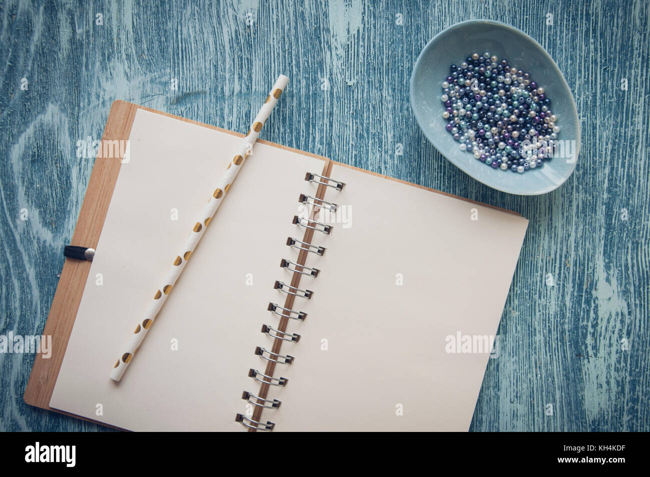 Christmas notes on wooden blue background Stock Photo - Alamy