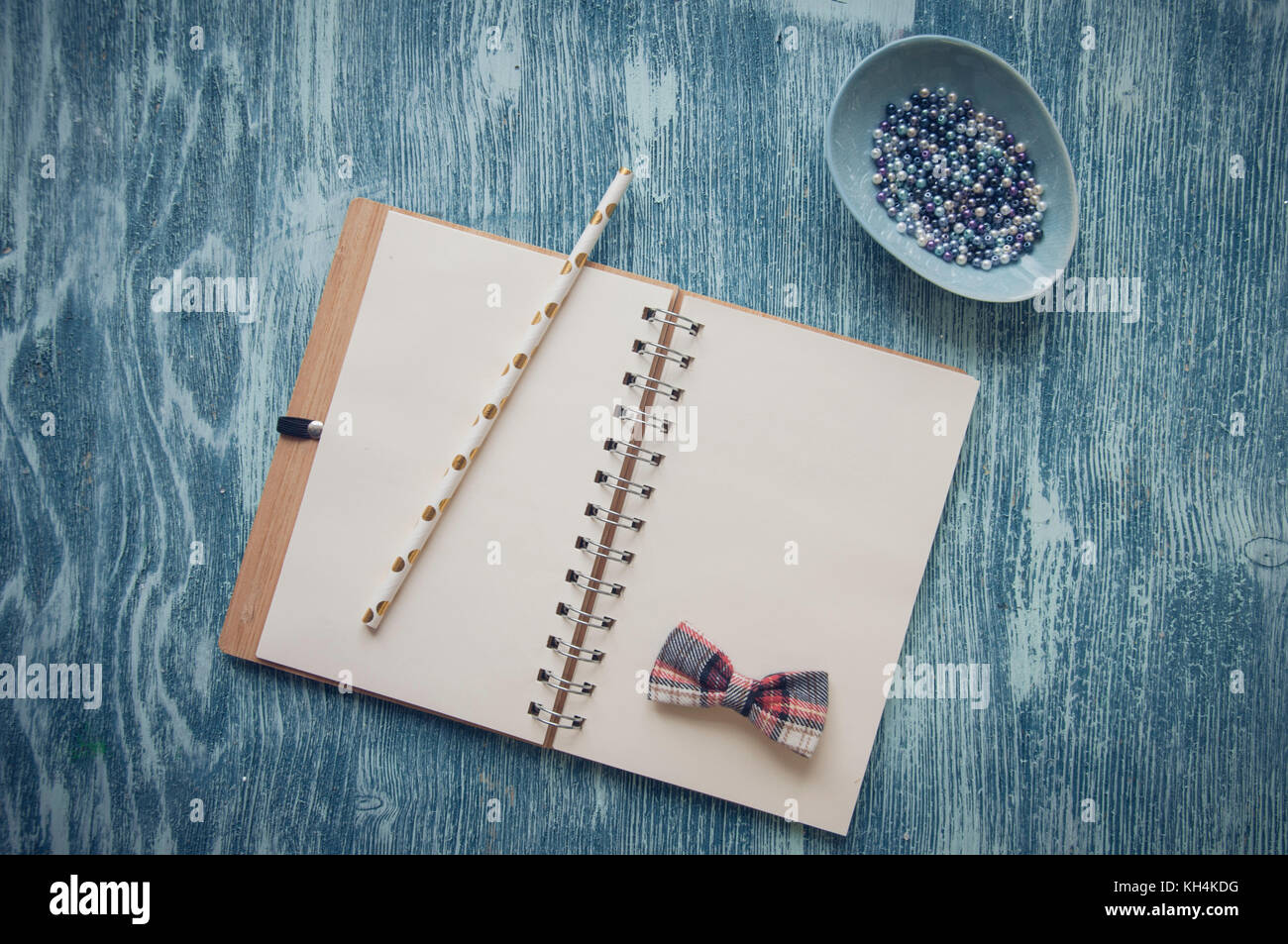 Christmas notes on wooden blue background Stock Photo - Alamy