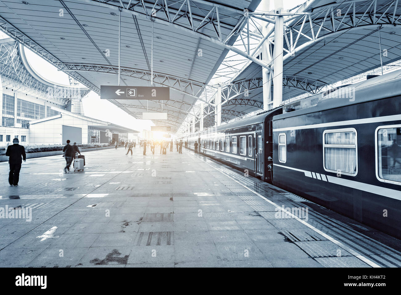 Time schedule and railway track platform hi-res stock photography and ...