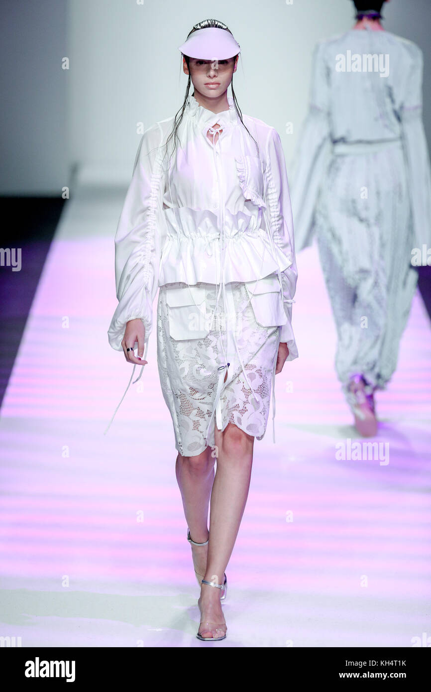 Shanghai Fashion Week Spring/Summer 2018 - Wang Changrong - Catwalk ...
