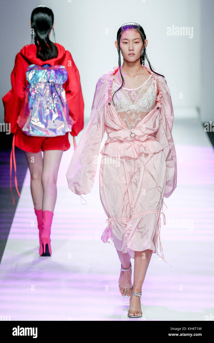 Shanghai Fashion Week Spring/Summer 2018 - Wang Changrong - Catwalk ...