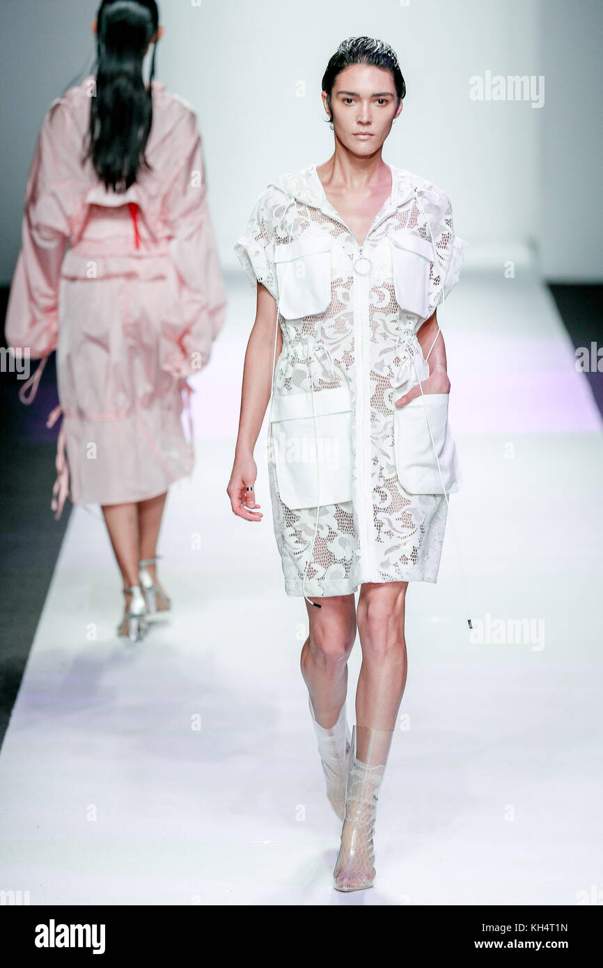 Shanghai Fashion Week Spring/Summer 2018 - Wang Changrong - Catwalk ...