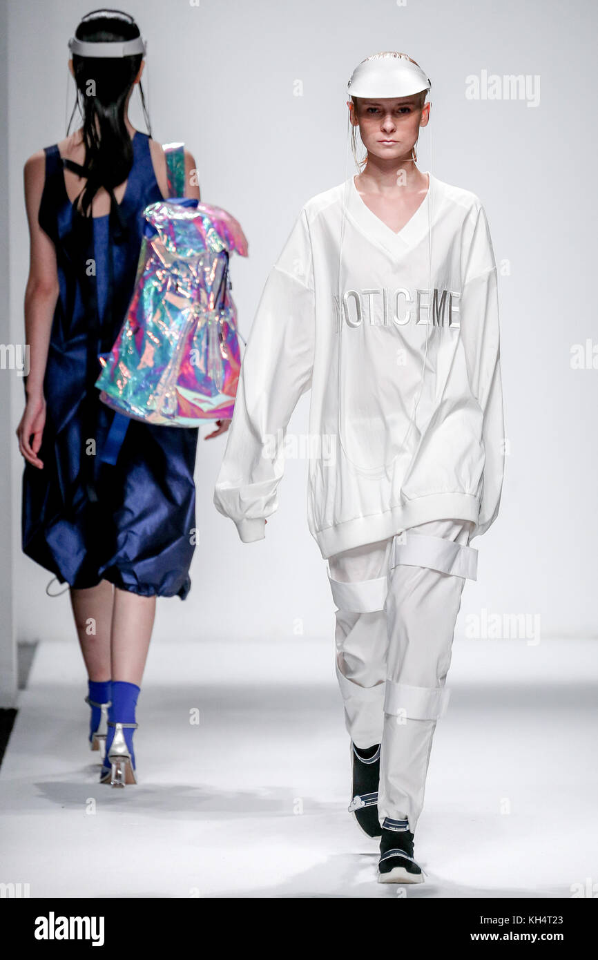 Shanghai Fashion Week Spring/Summer 2018 - Wang Changrong - Catwalk ...
