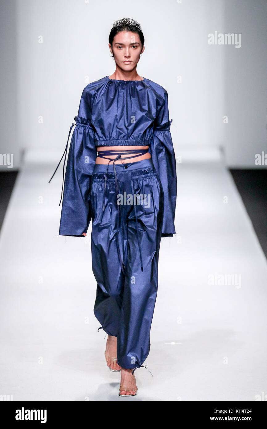 Shanghai Fashion Week Spring/Summer 2018 - Wang Changrong - Catwalk ...