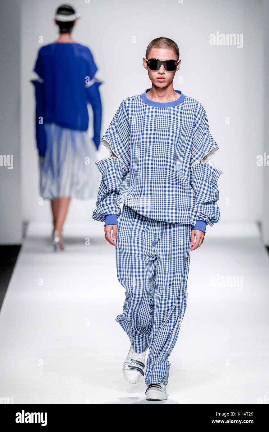 Shanghai Fashion Week Spring/Summer 2018 - Wang Changrong - Catwalk ...