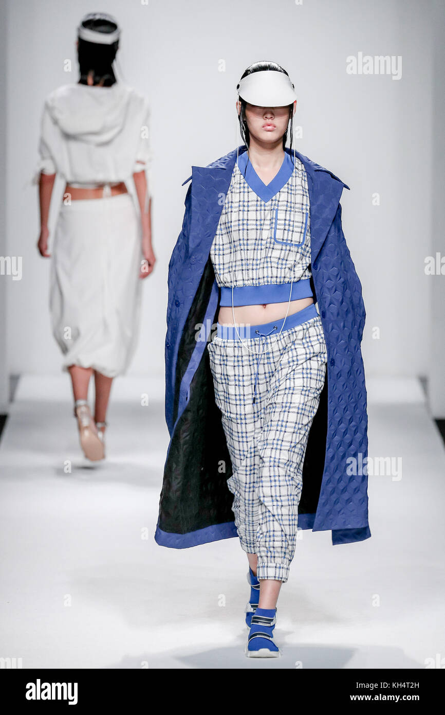 Shanghai Fashion Week Spring/Summer 2018 - Wang Changrong - Catwalk ...