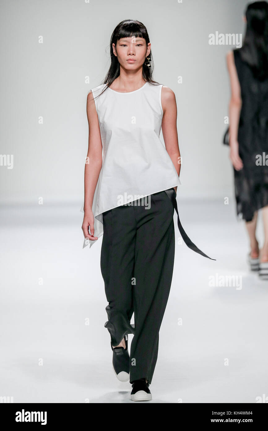 Shanghai Fashion Week Spring/Summer 2018 -Broadcast-Bo - Catwalk ...
