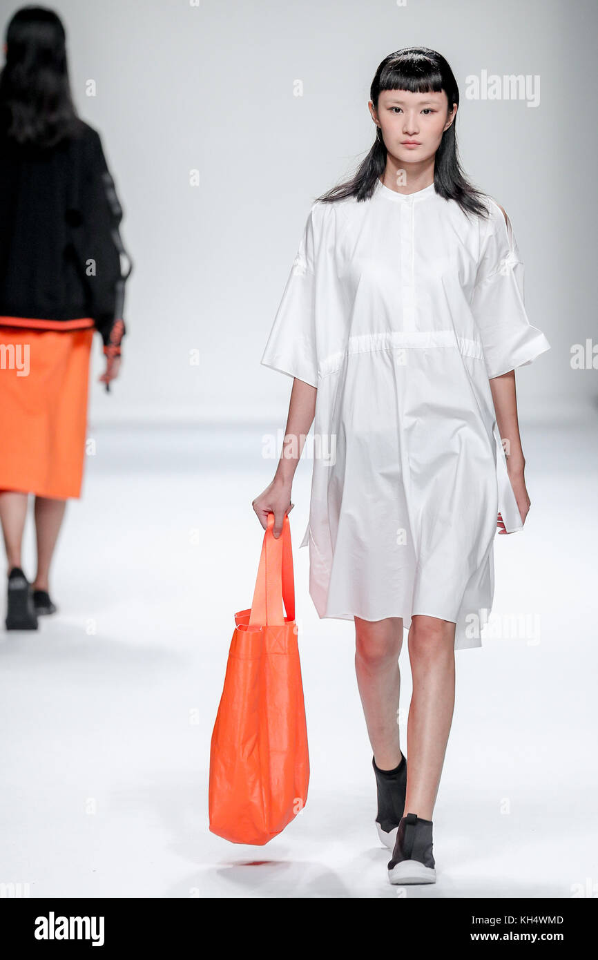Shanghai Fashion Week Spring/Summer 2018 -Broadcast-Bo - Catwalk ...