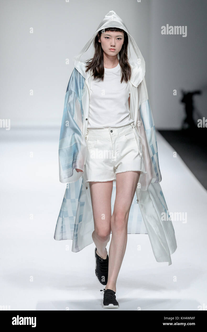 Shanghai Fashion Week Spring/Summer 2018 -Broadcast-Bo - Catwalk ...