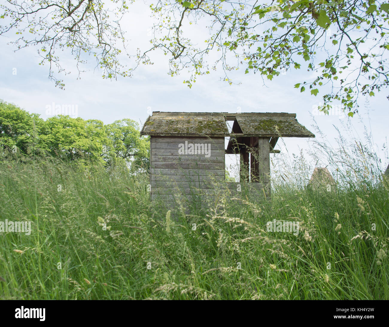 Rustic structure hi-res stock photography and images - Alamy
