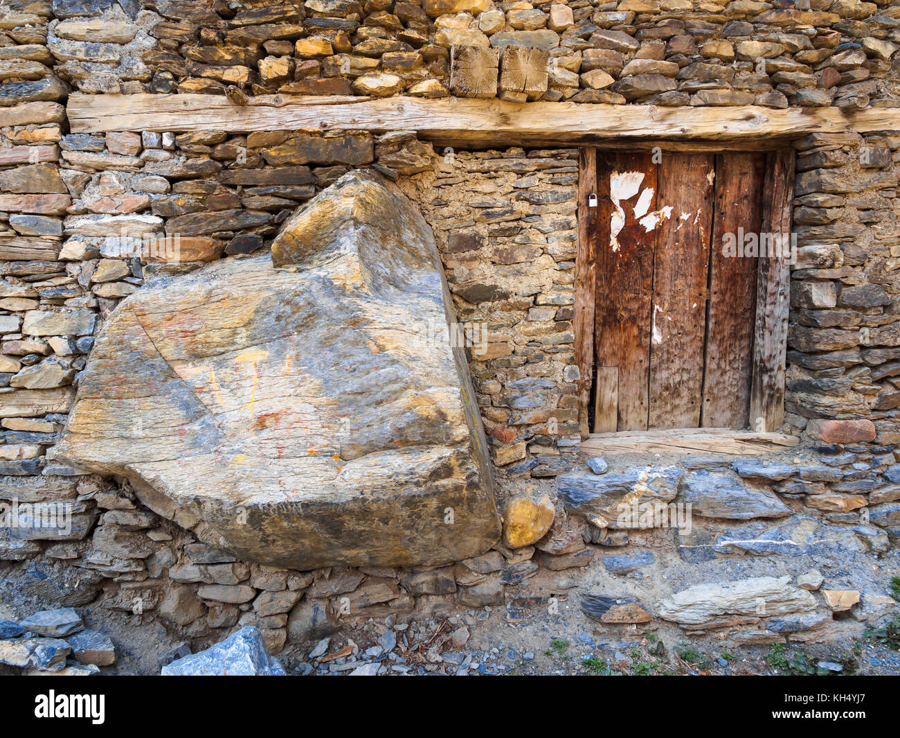 Nepal village stone house hi-res stock photography and images - Alamy