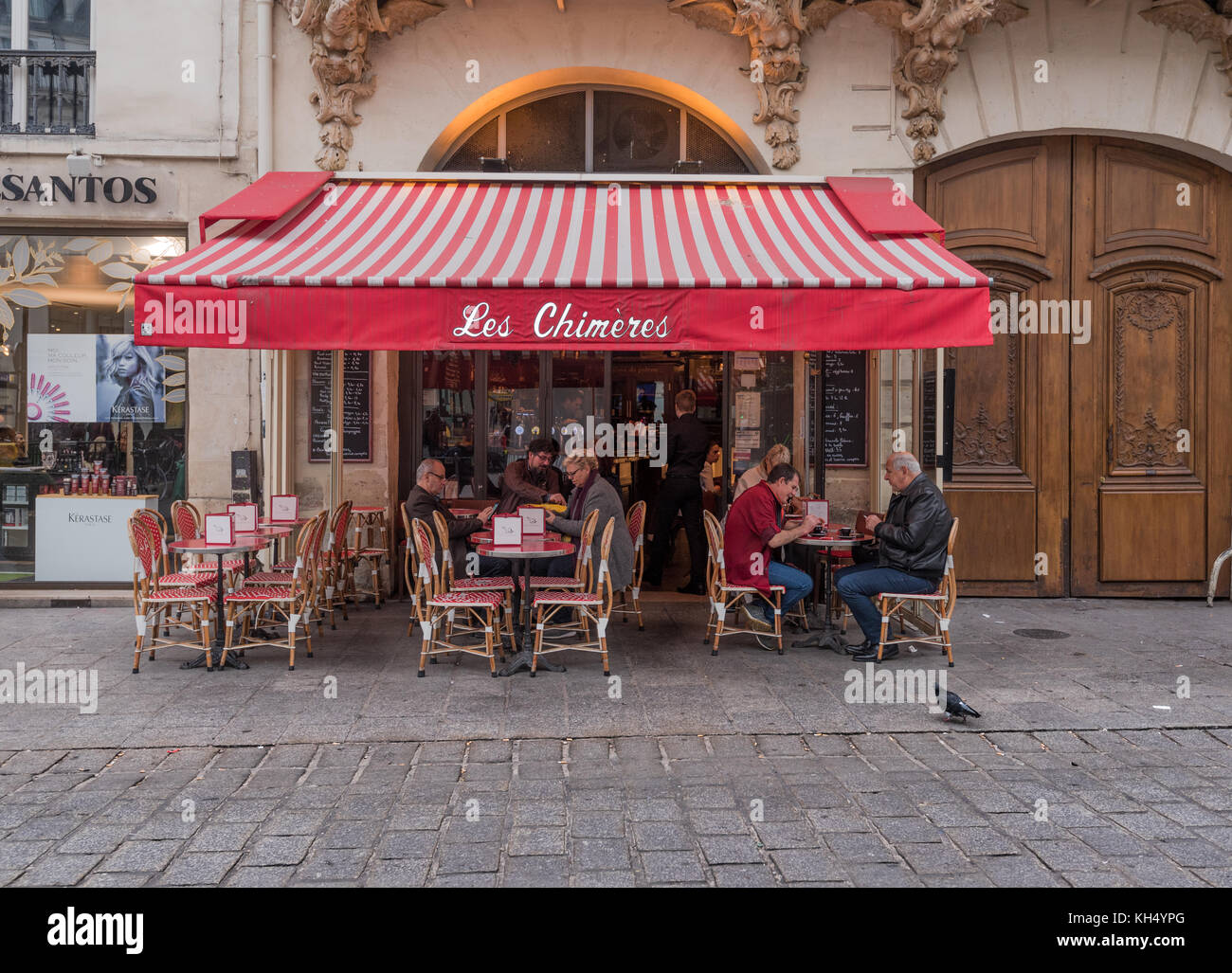 Parisian awning hi-res stock photography and images - Alamy
