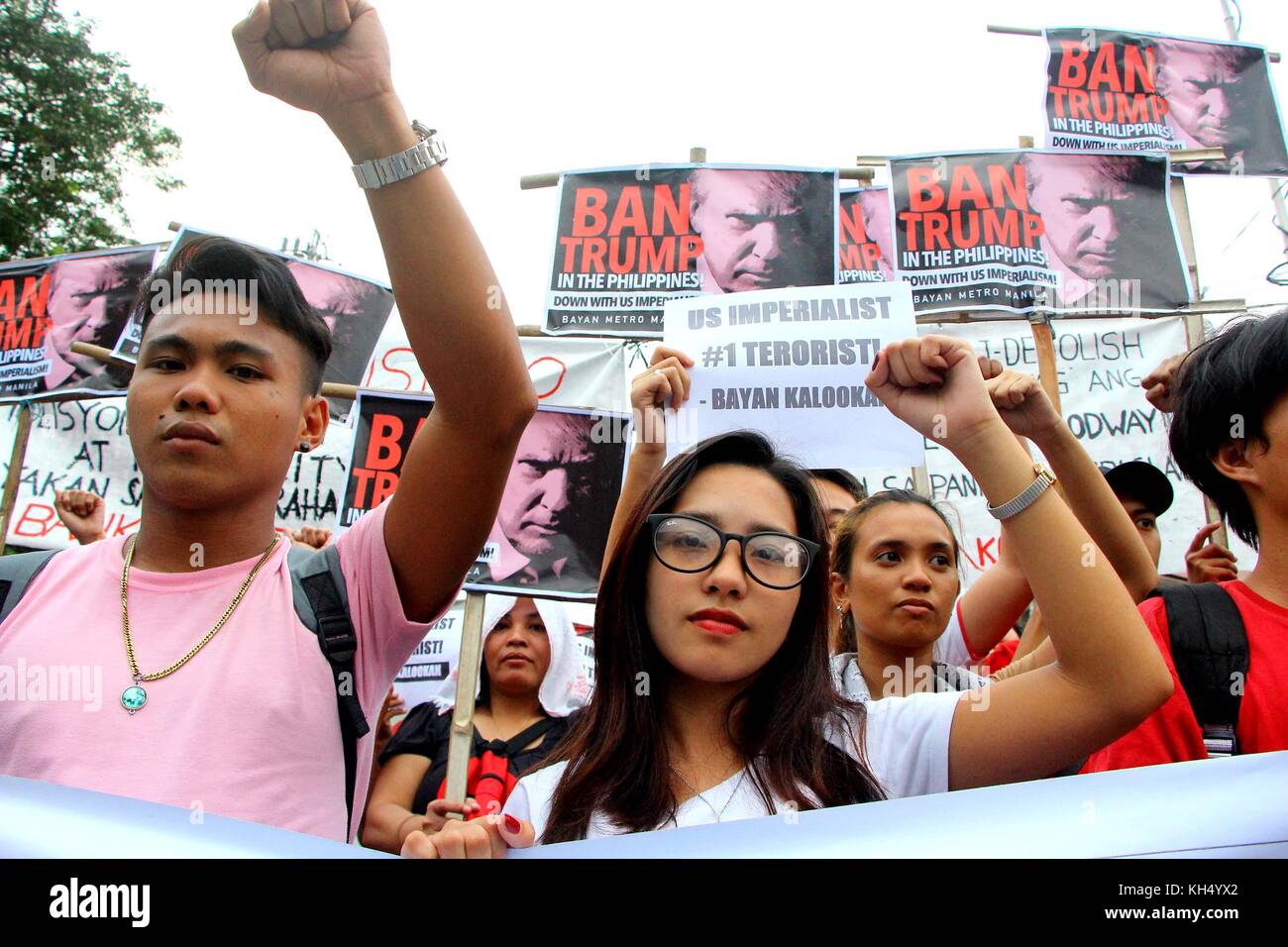 Manila, Philippines. 13th Nov, 2017. Militant group, BAYAN Metro Manila ...