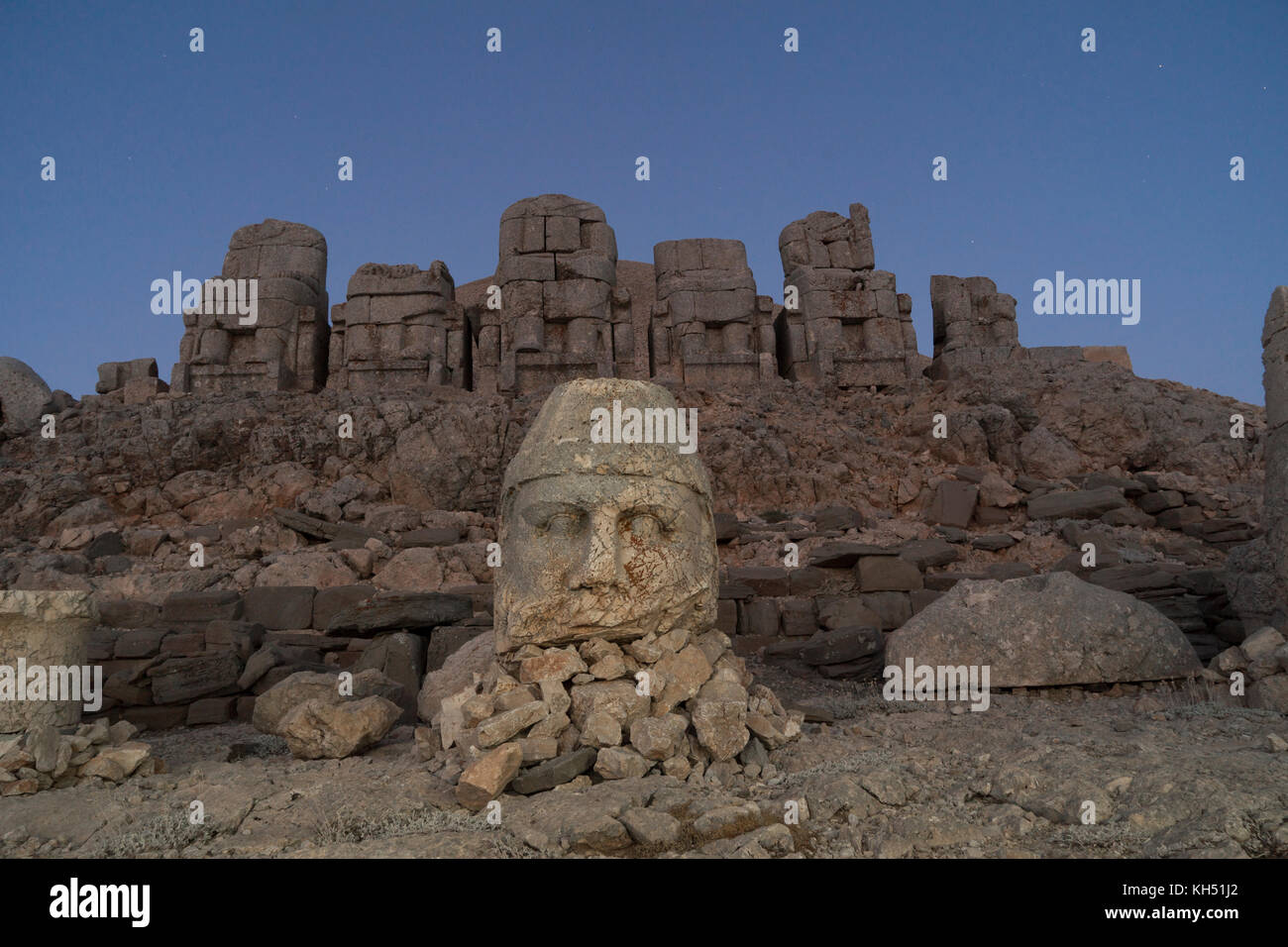 Mount Nemrut sanctuary, Statues on the western terrace, Ruins of the ...