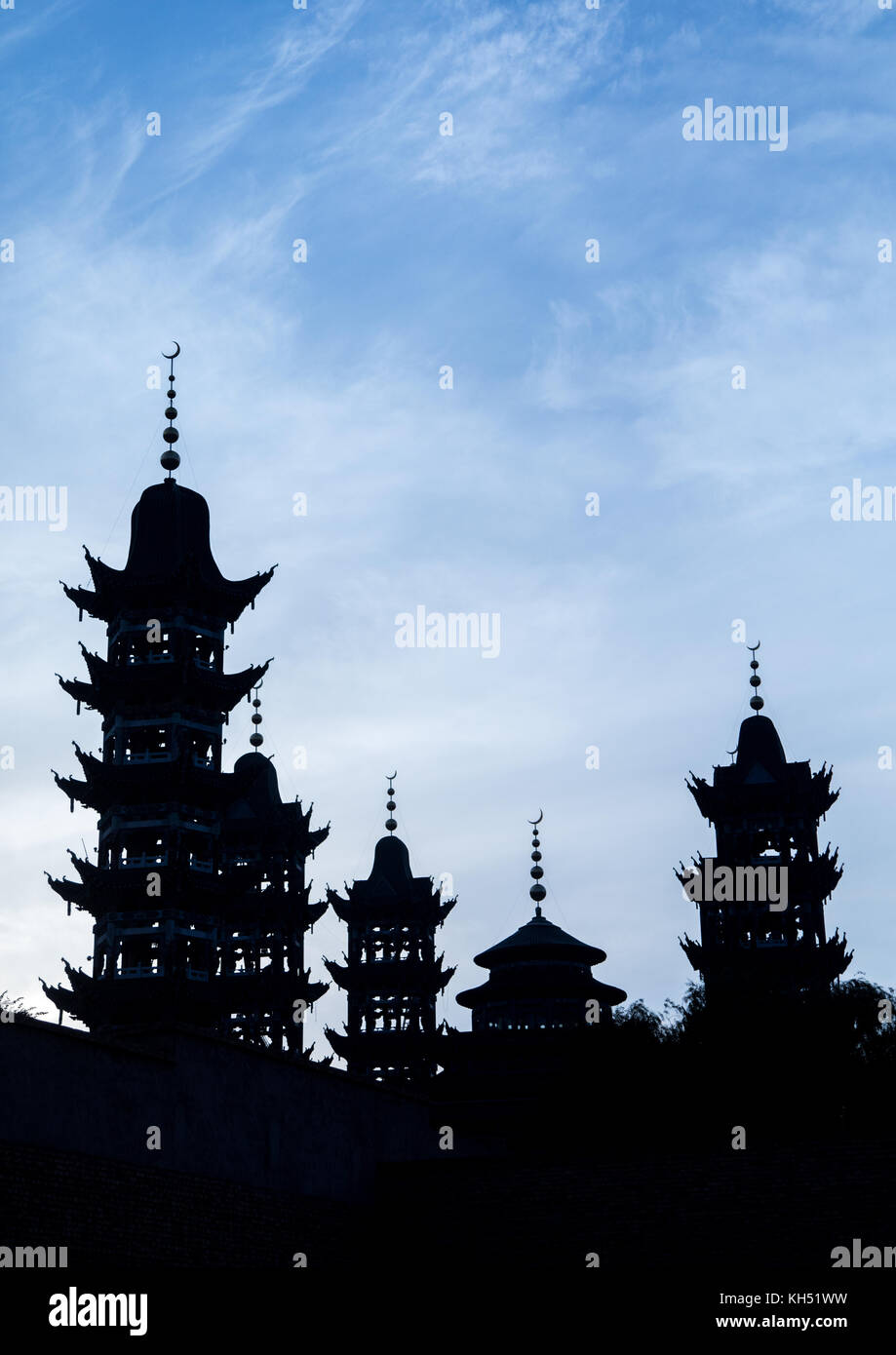 Chinese-style minaret of the Salar people grand mosque, Qinghai ...