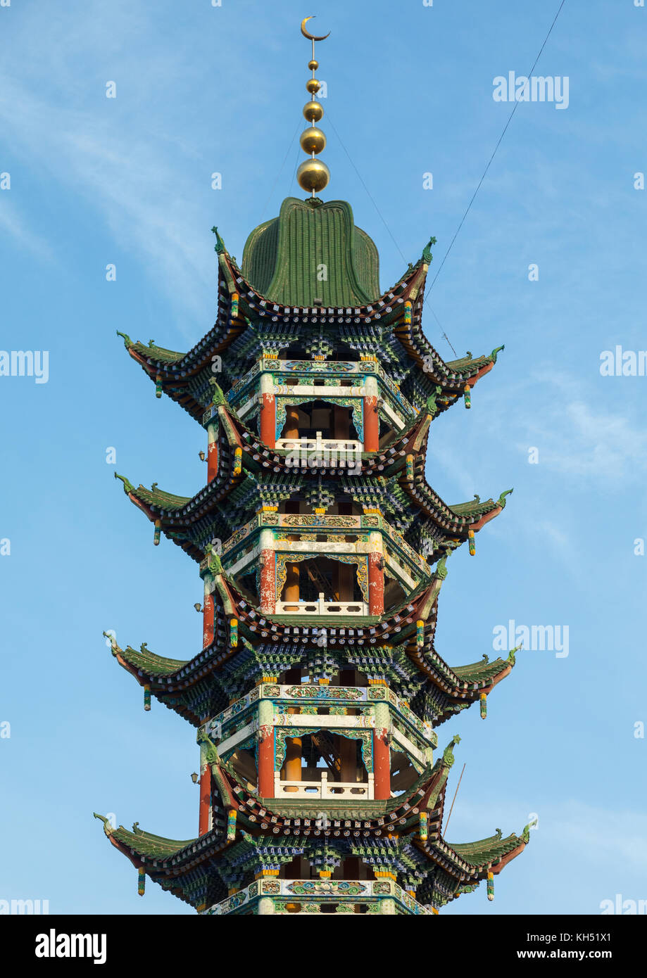 Chinese-style minaret of the Salar people grand mosque, Qinghai ...