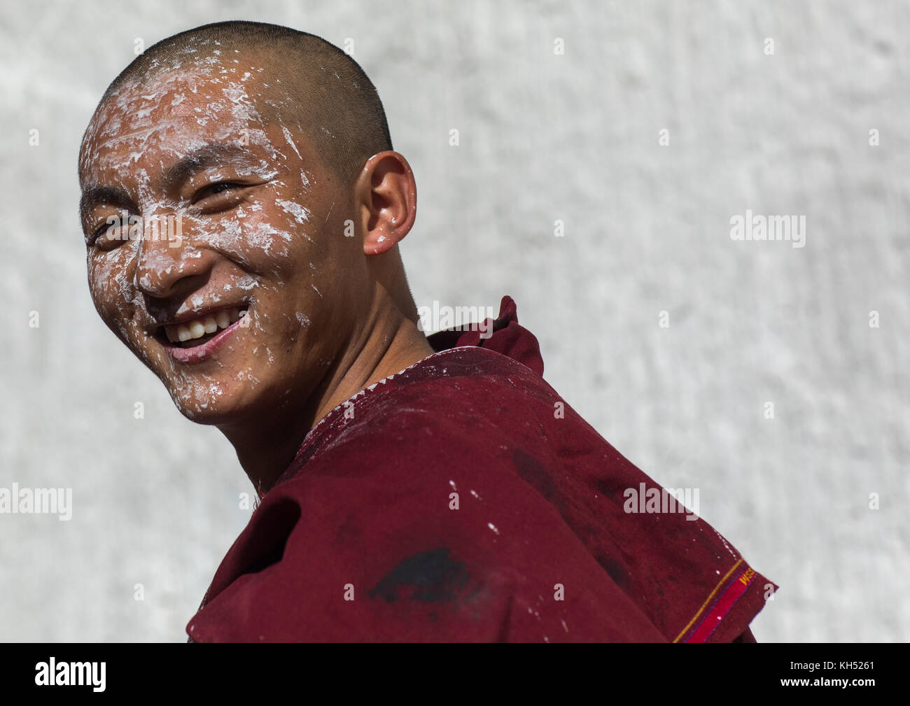 China face painting traditional hi-res stock photography and images - Alamy