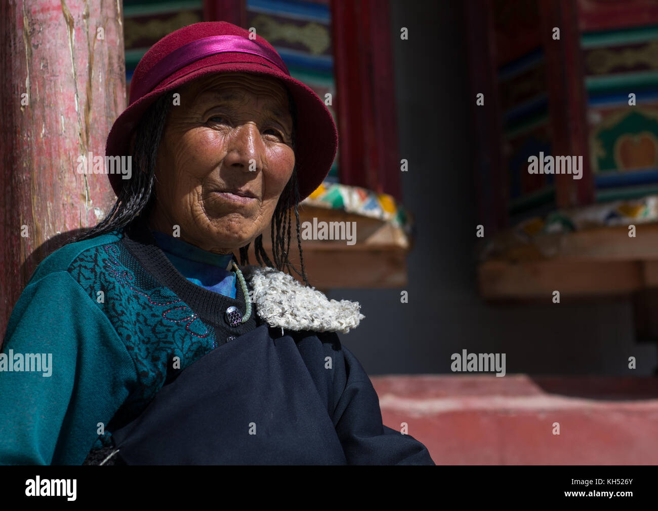 Pilgrim woman hi-res stock photography and images - Alamy