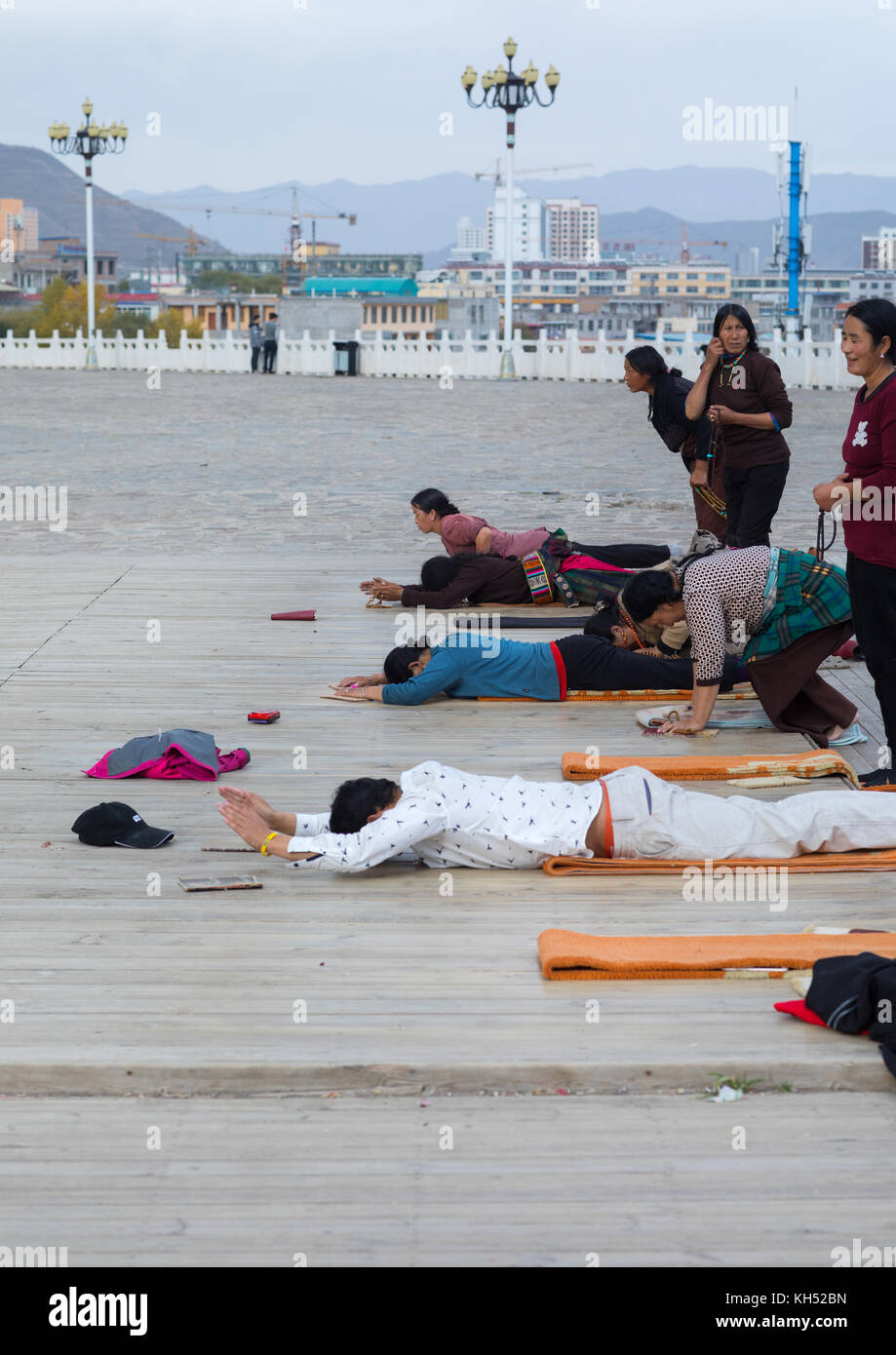 Tibetan Prostrating High Resolution Stock Photography and Images - Alamy