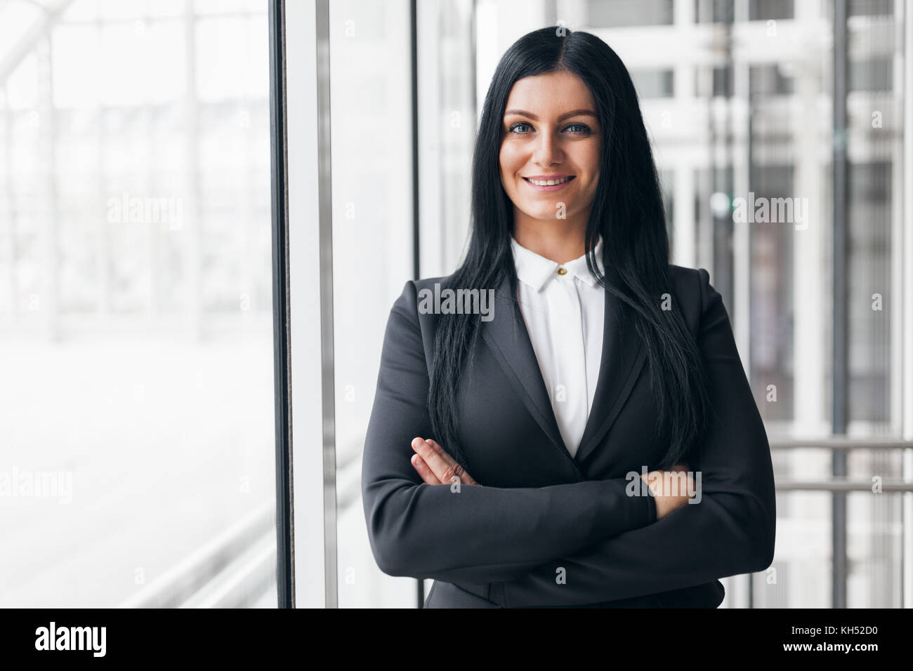Woman in professional setting hi-res stock photography and images - Alamy