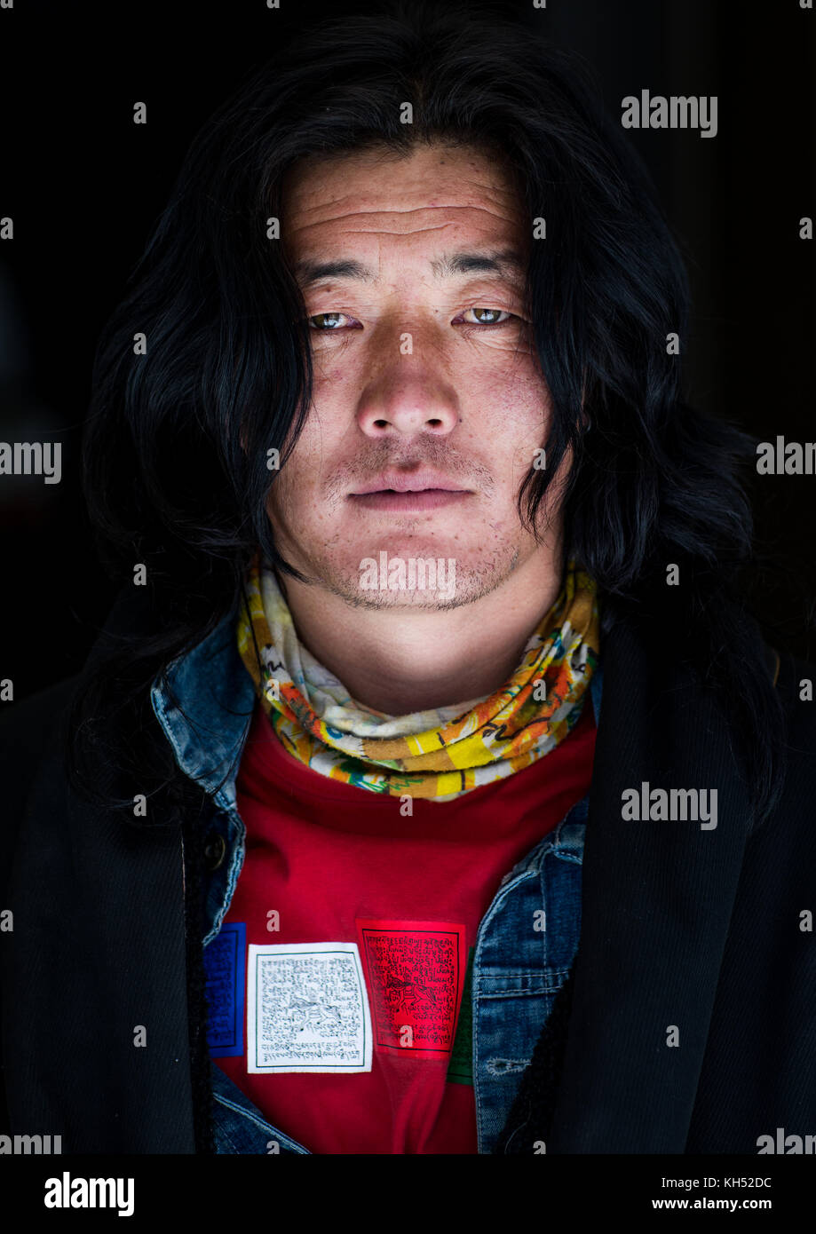 Asian ethnicity man portrait hi-res stock photography and images - Alamy