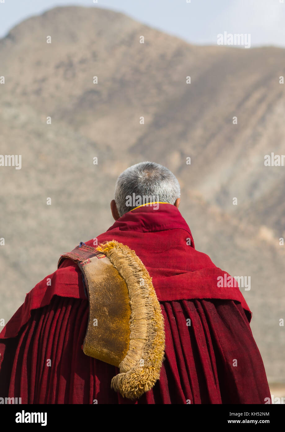 Tibetan monk in robe hi-res stock photography and images - Alamy