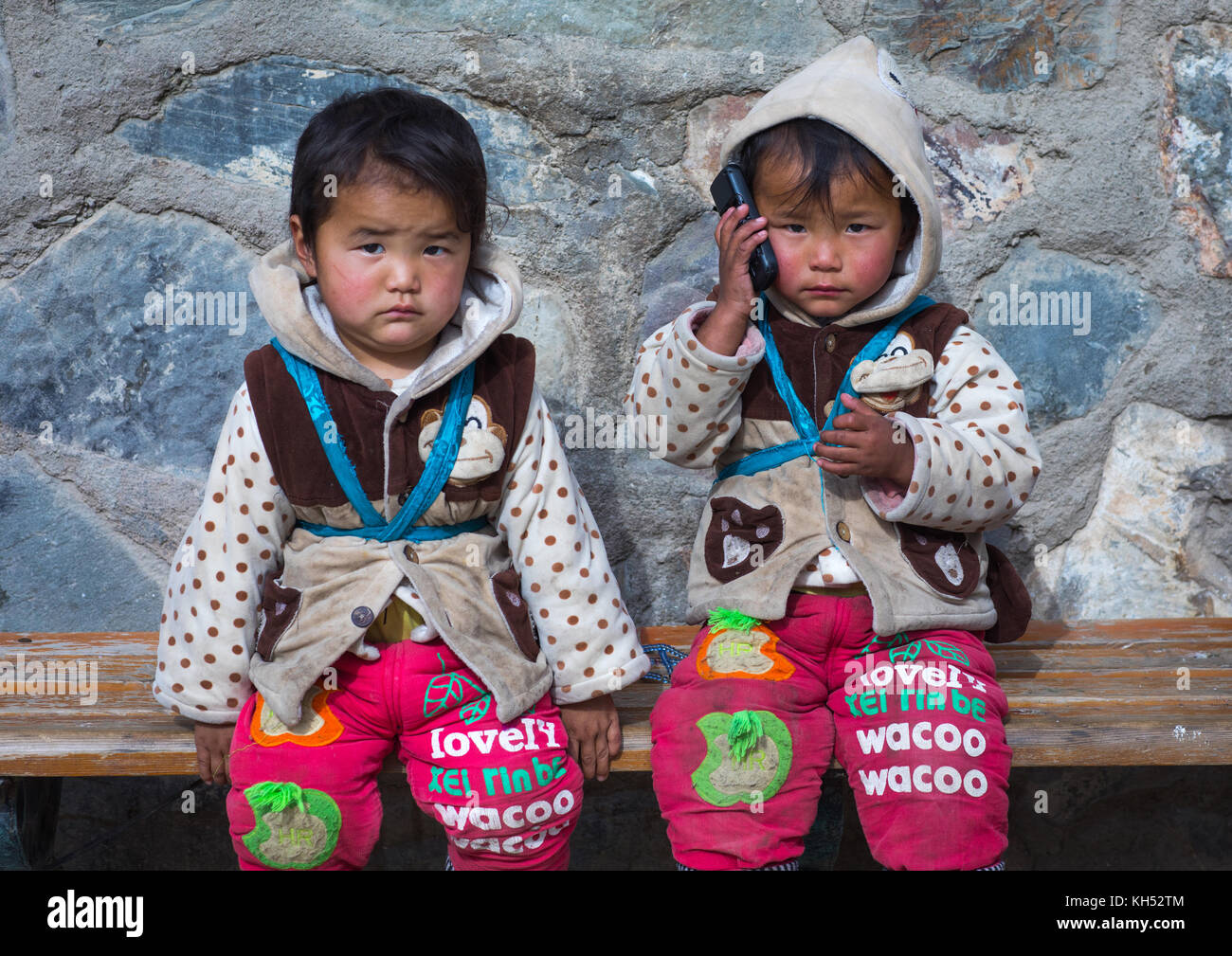 Tibetan children hi-res stock photography and images - Alamy