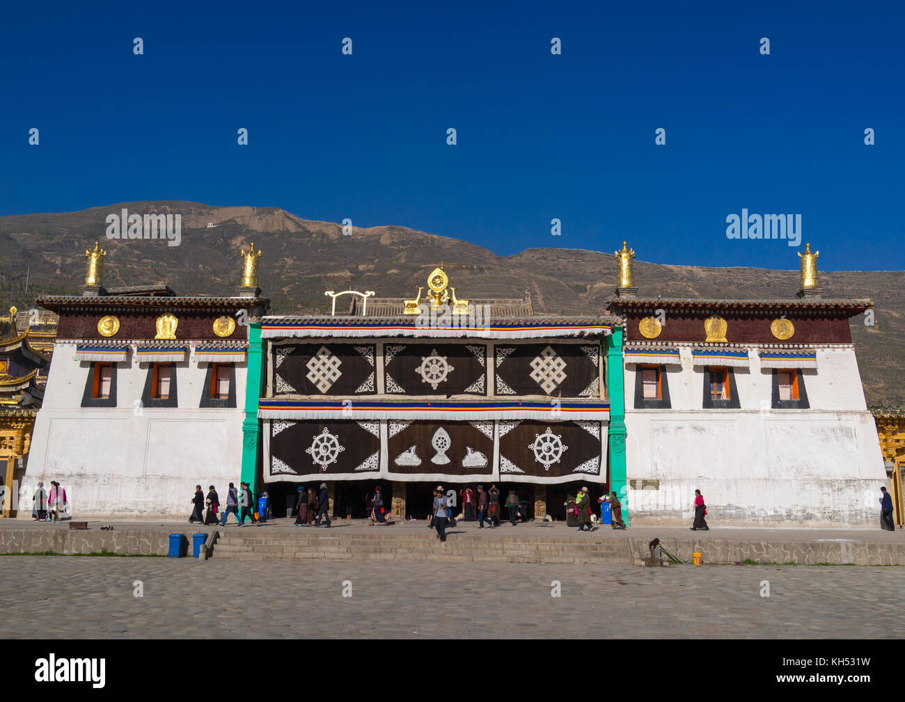 Temple in Rongwo monastery, Tongren County, Longwu, China Stock Photo ...