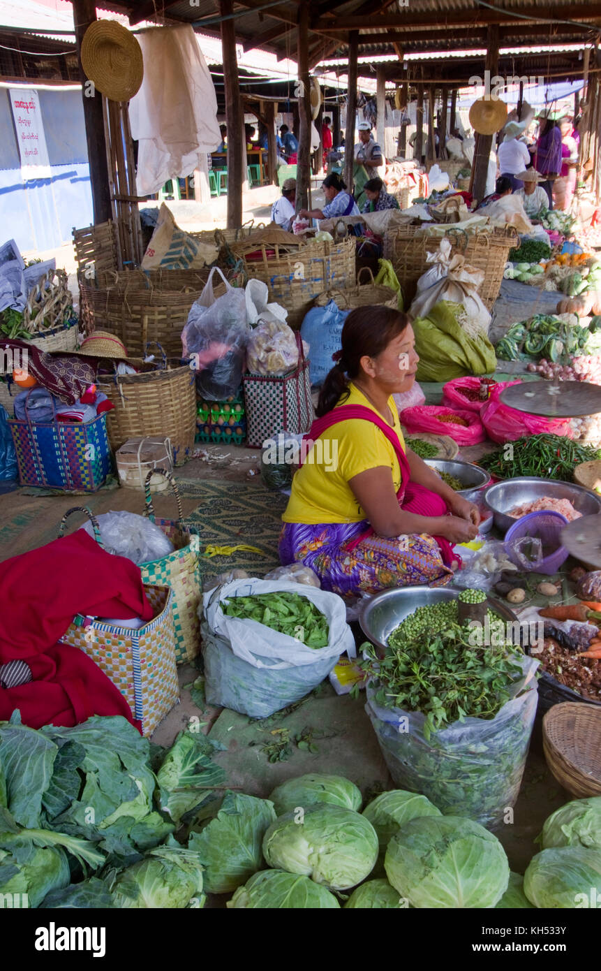 Inle Lake, Myanmar local market Stock Photo - Alamy