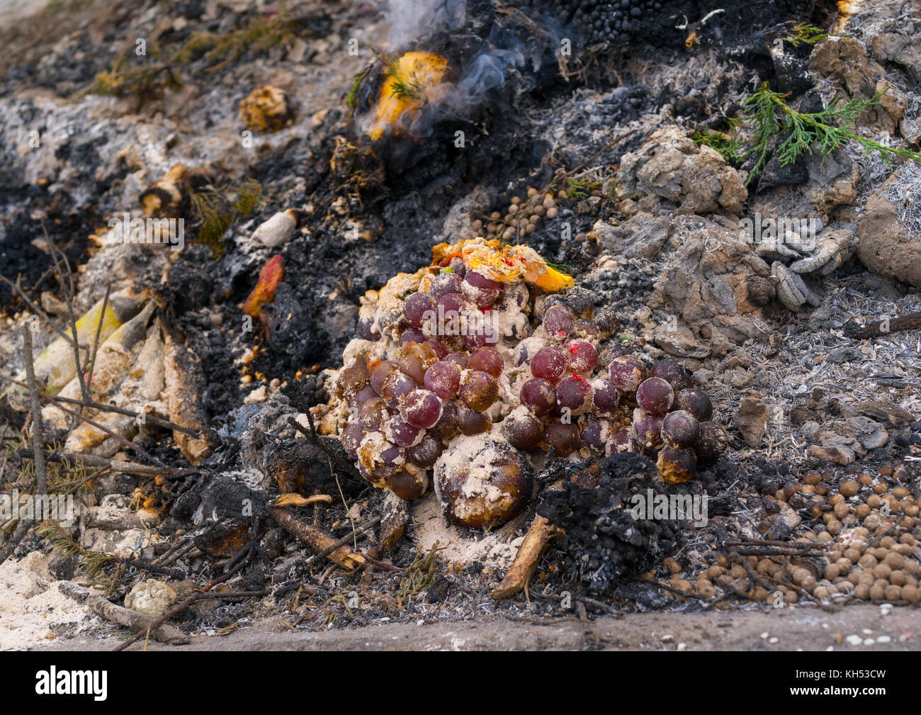 Burnt offering hi-res stock photography and images - Alamy