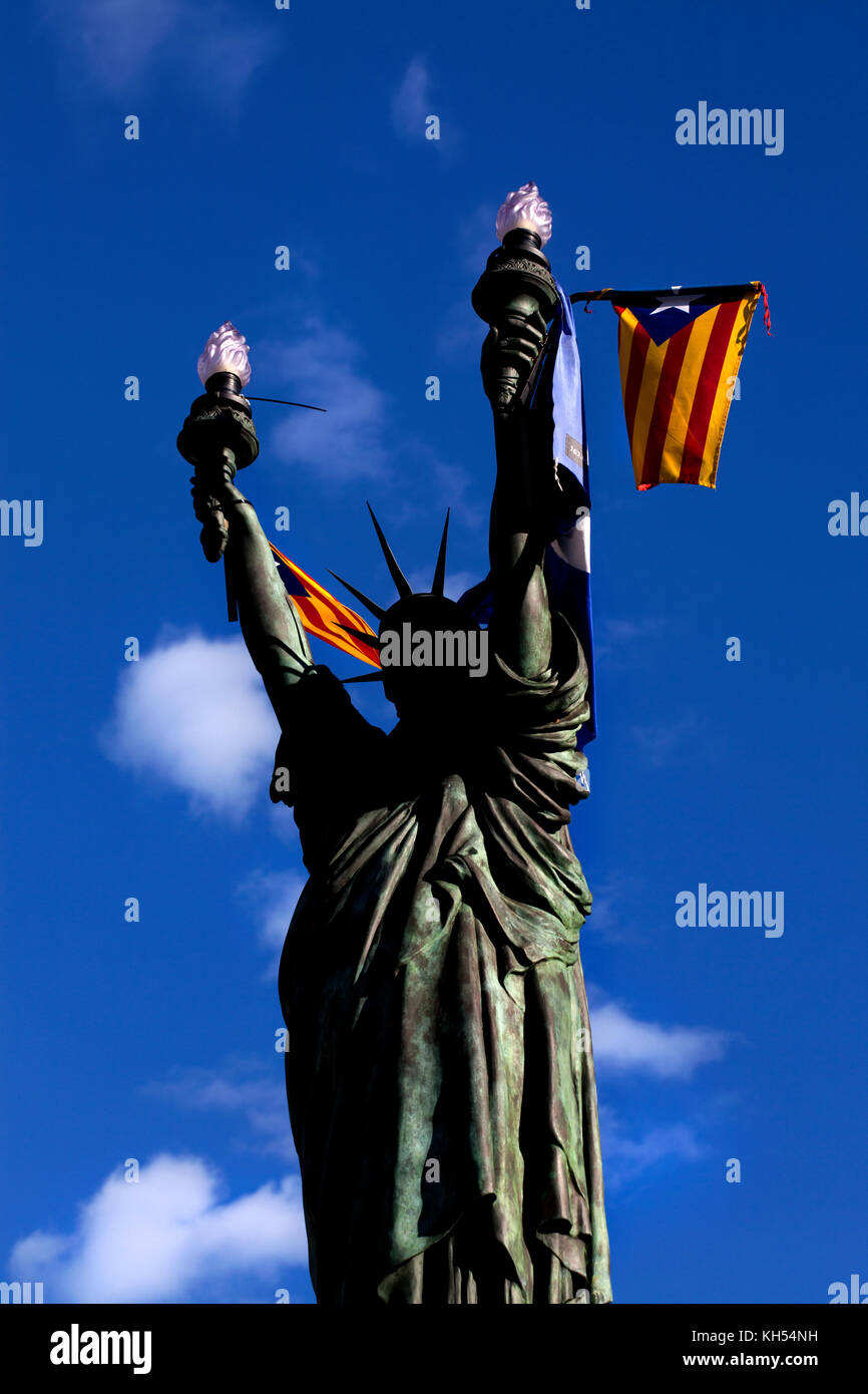 Symbolic of freedom hi-res stock photography and images - Alamy