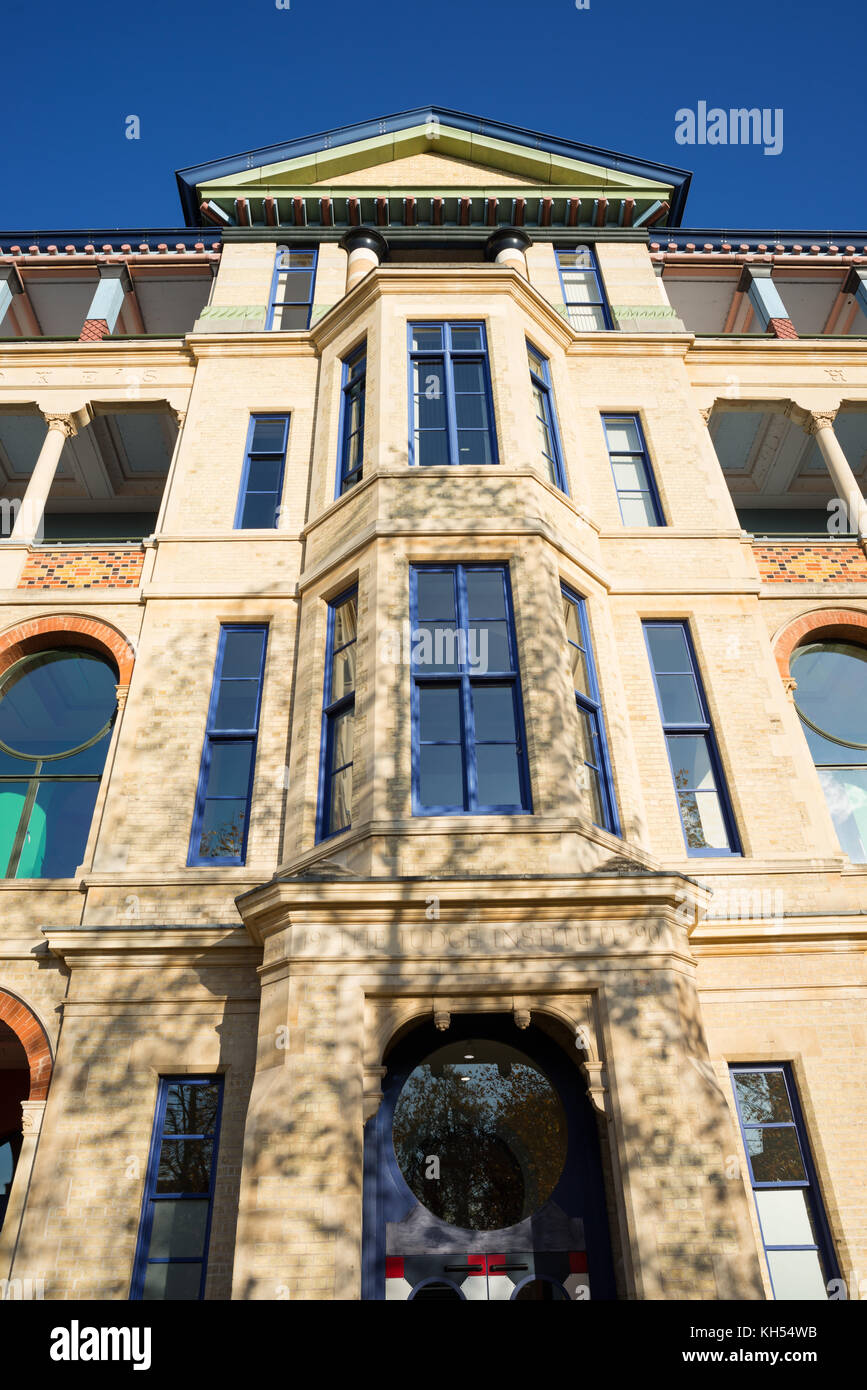 Judge cambridge judge business school hi-res stock photography and ...