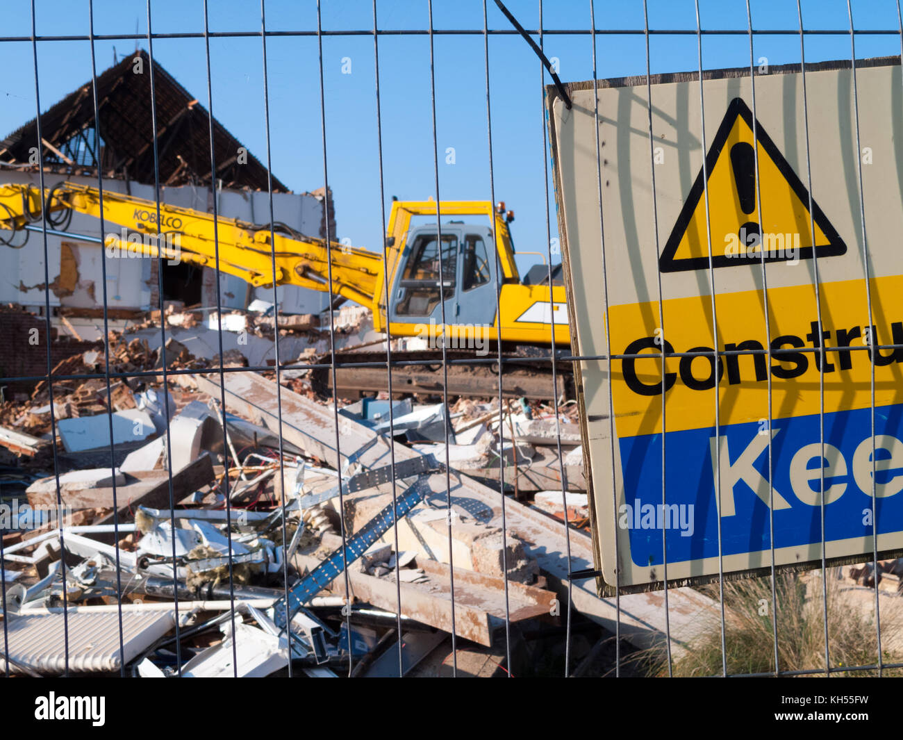 Demolition sign hi-res stock photography and images - Alamy