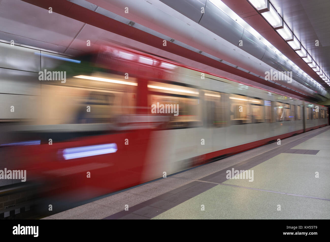 London underground train side hi-res stock photography and images - Alamy