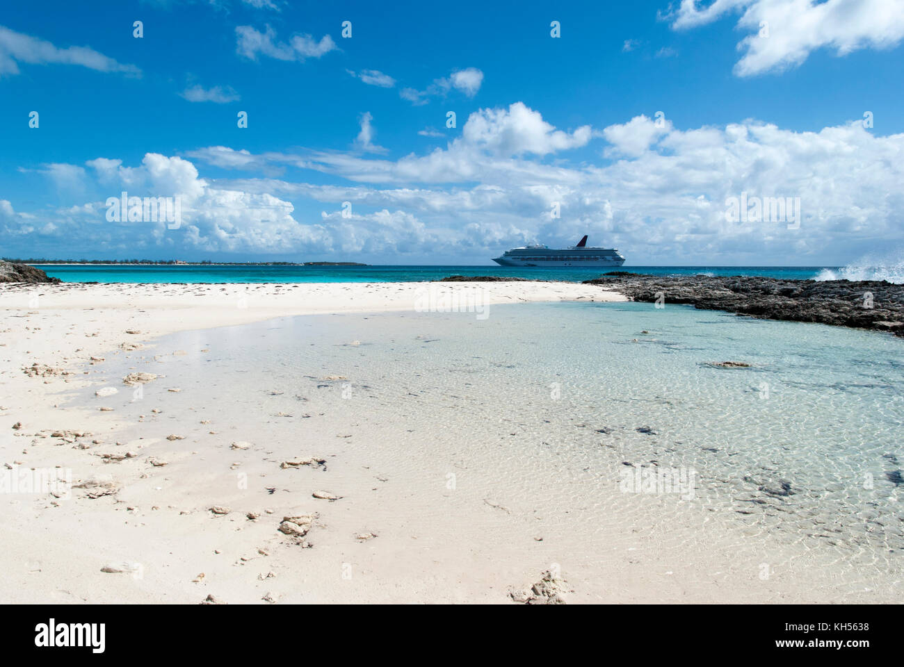 The cruise ship drifting near uninhabited island Half Moon Cay (Bahamas ...