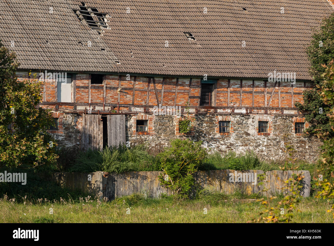 marode Fassade einer Scheune Stock Photo - Alamy