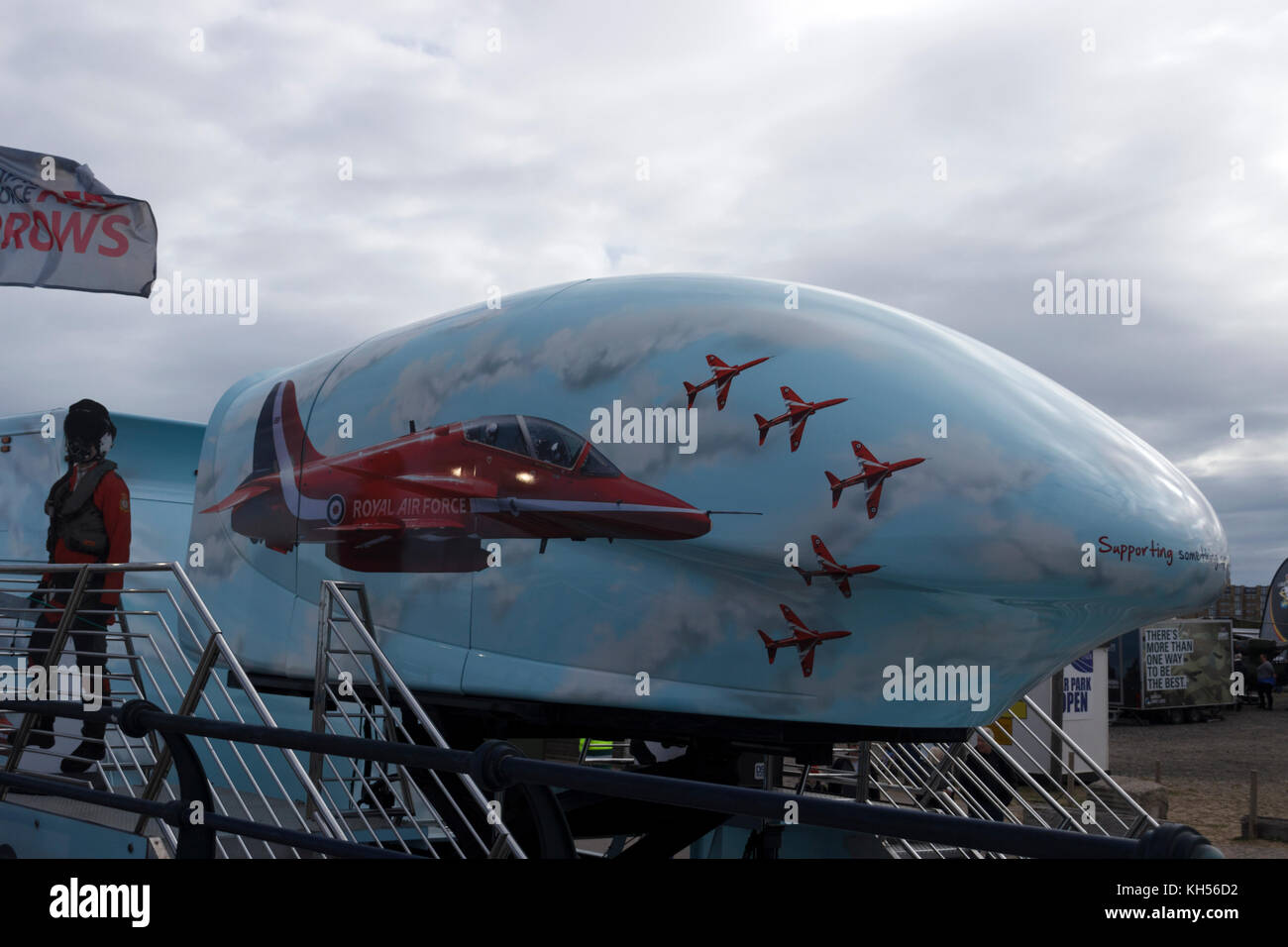 Red arrows simulator hi-res stock photography and images - Alamy