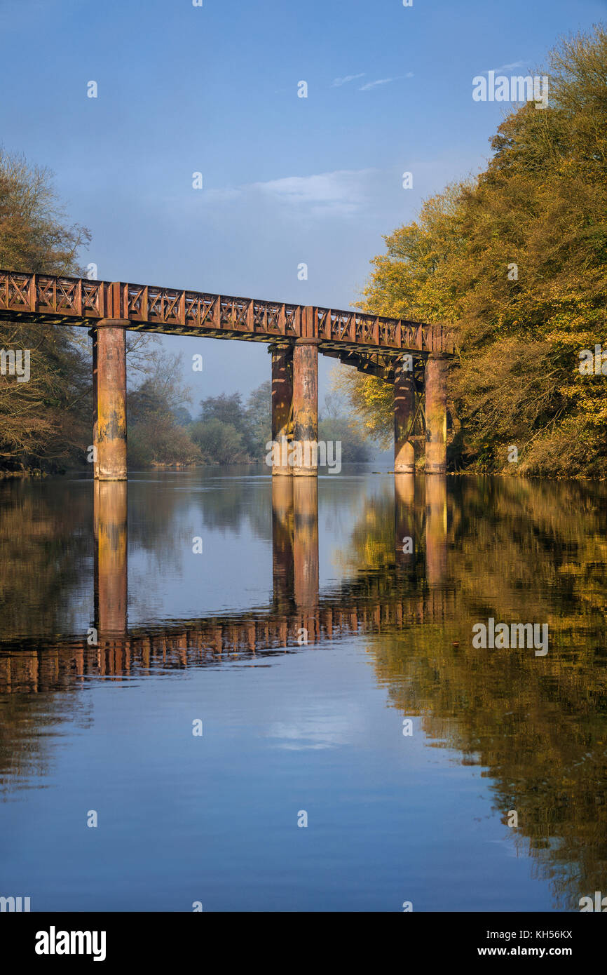 English footbridge hi-res stock photography and images - Alamy