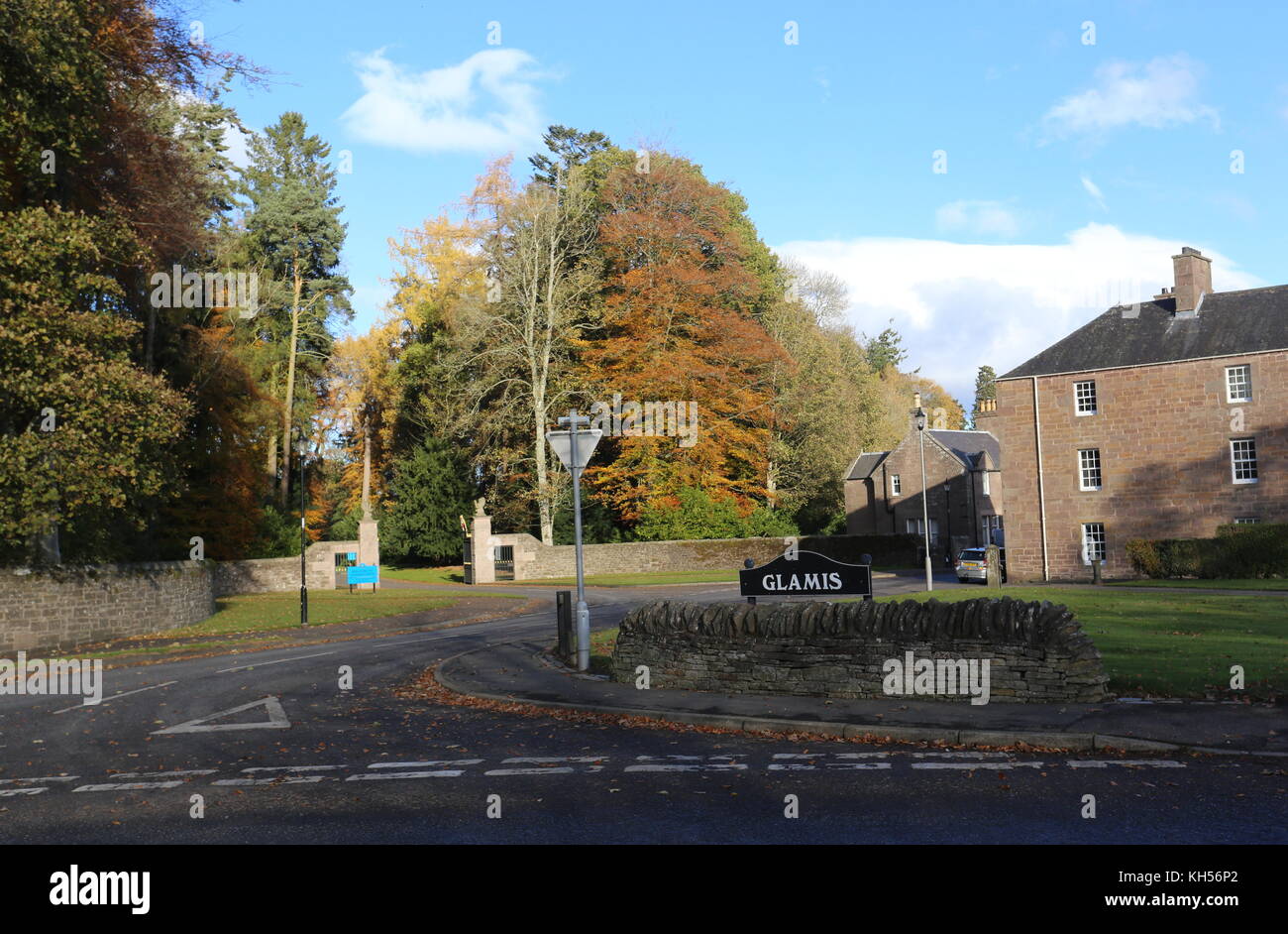 Glamis village hi-res stock photography and images - Alamy