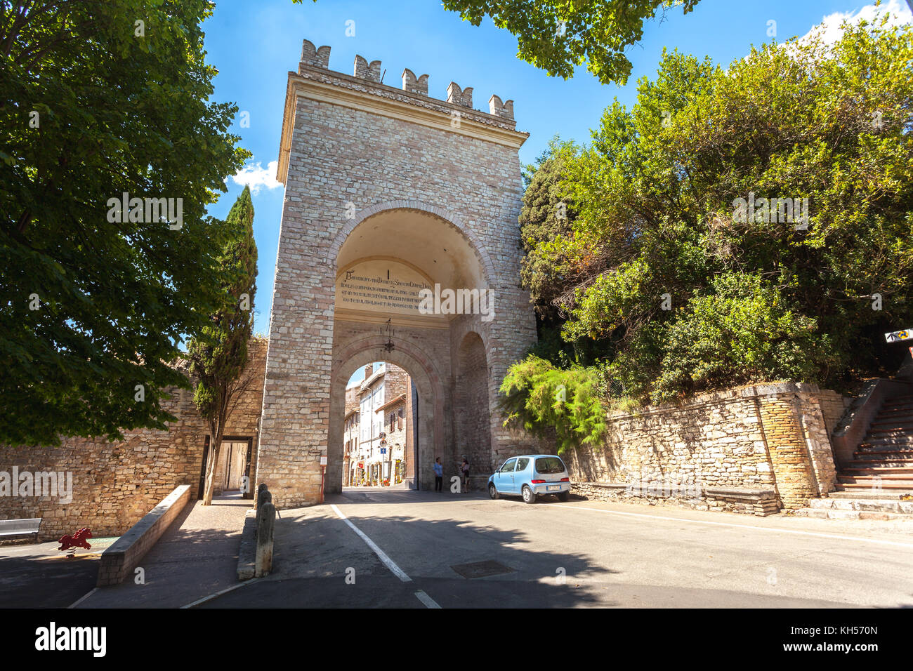 Assisi street hi-res stock photography and images - Alamy