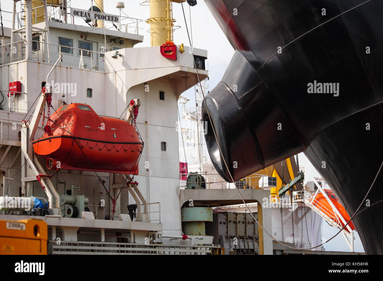 Superstructure hi-res stock photography and images - Alamy